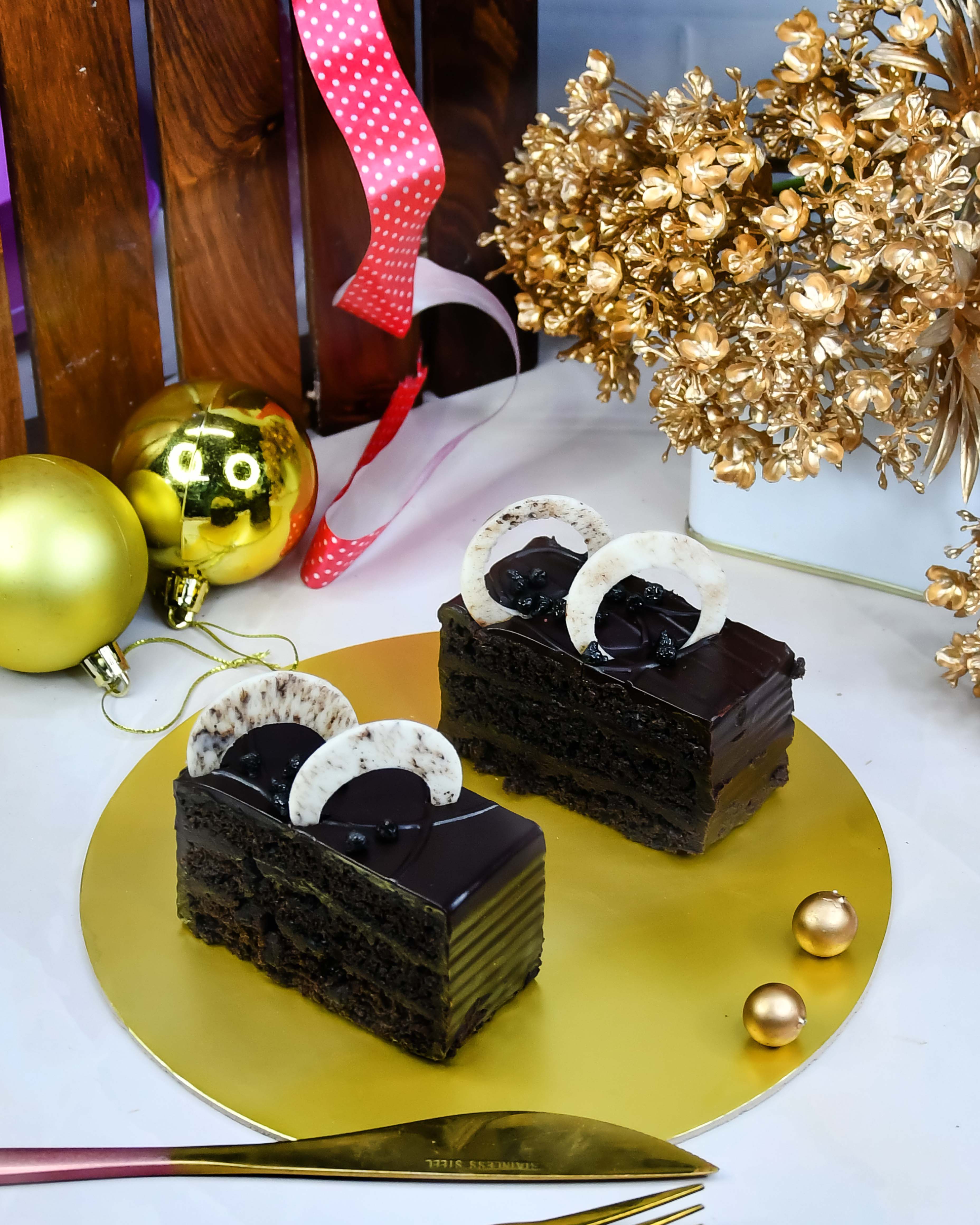 Indulge in Chocolate Pastries |Buy Pastries Online for a Sweet Delight ...